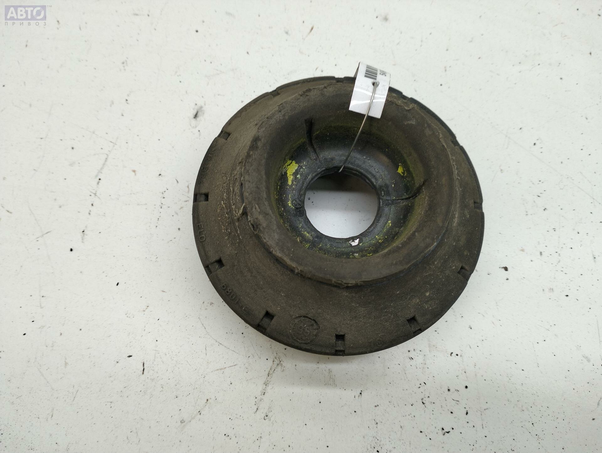 Опора амортизатора переднего (верхняя) Volkswagen Passat B4