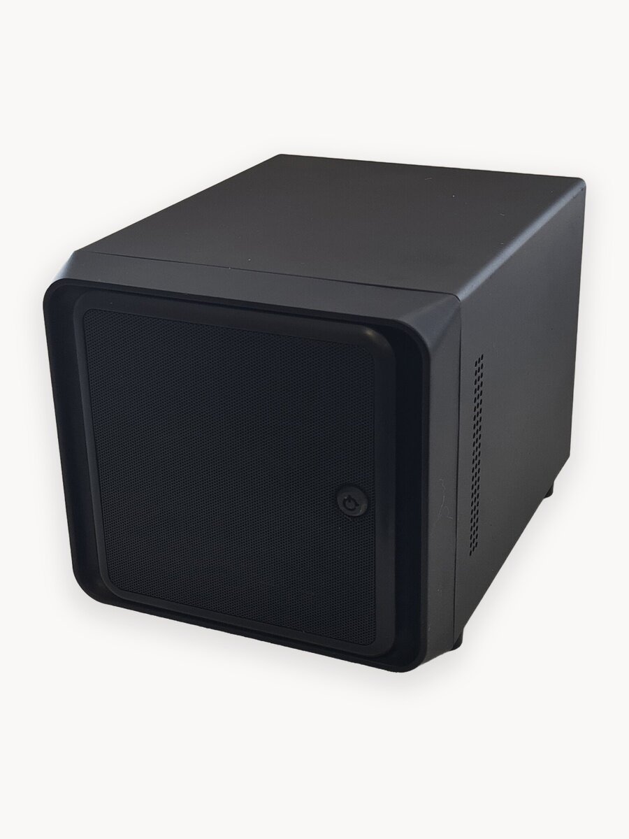 Сетевое хранилище NAS на 4 диска.