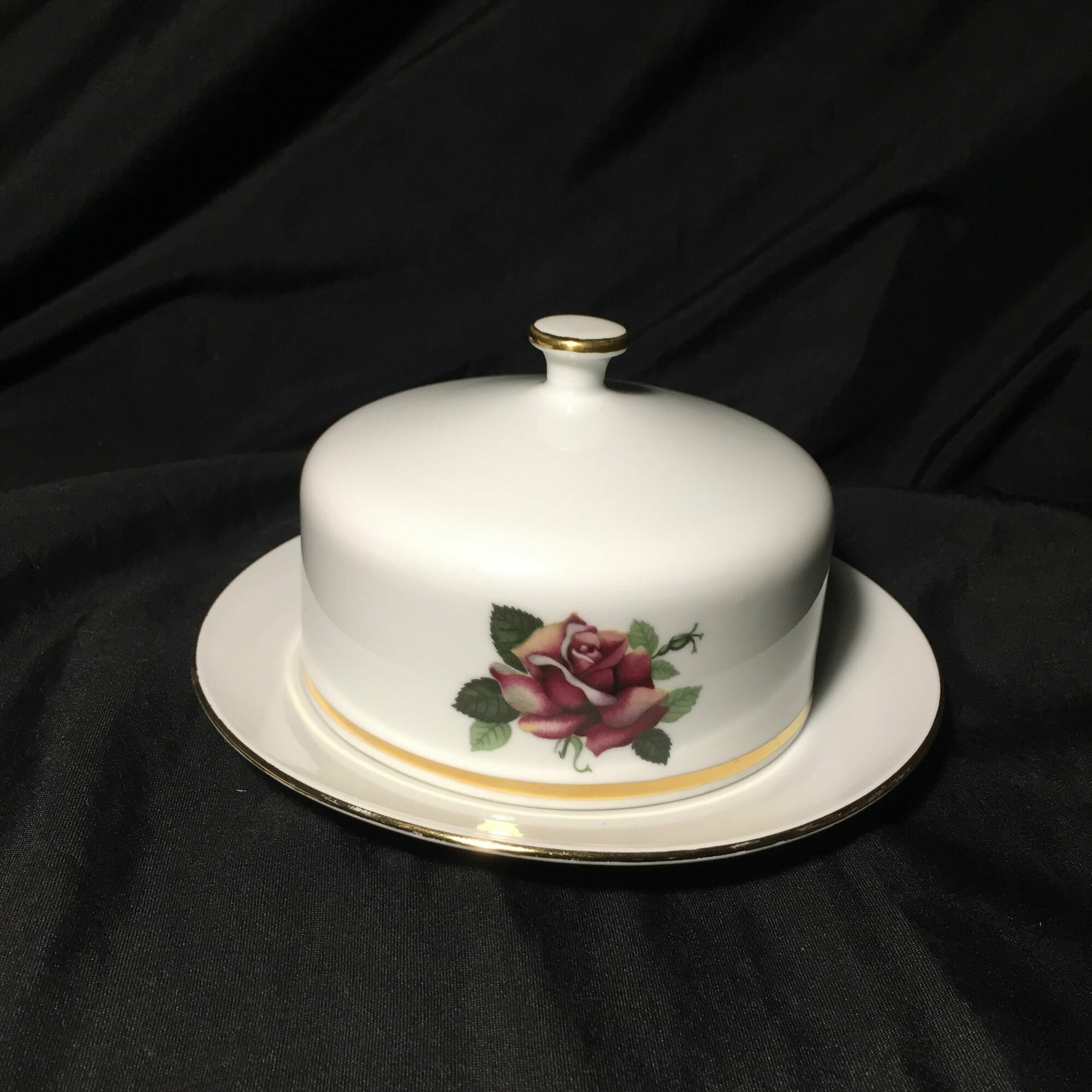 Фарфоровая масленка Bohemia