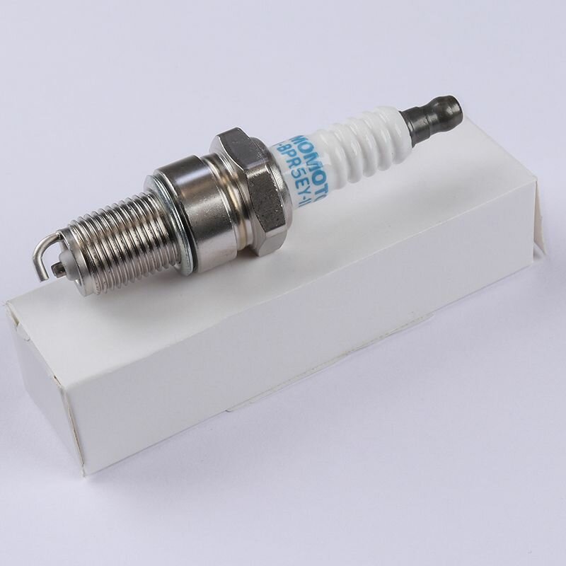 Свеча зажигания Sumomoto SM-BPR5EY-11 Двигатель 7K-E; 3Y
