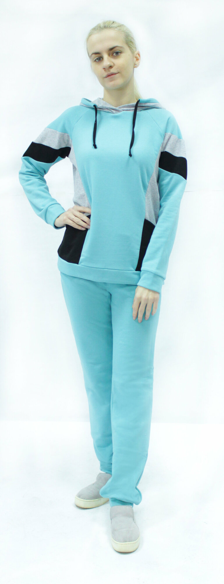 Костюм спортивный