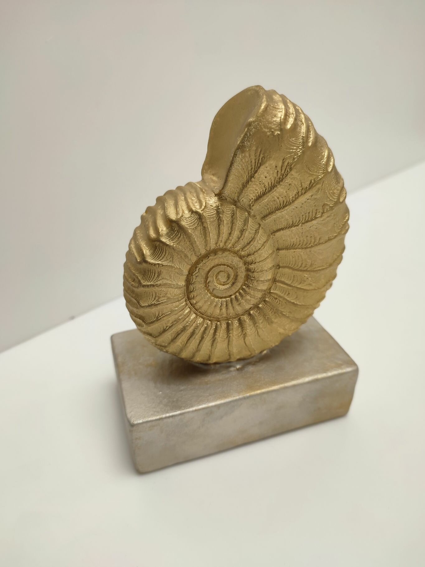 Статуэтка интерьерная большая раковина в декоре "Sand and Gold" , выс. 14 см. фигура из гипса, сувенир для дома