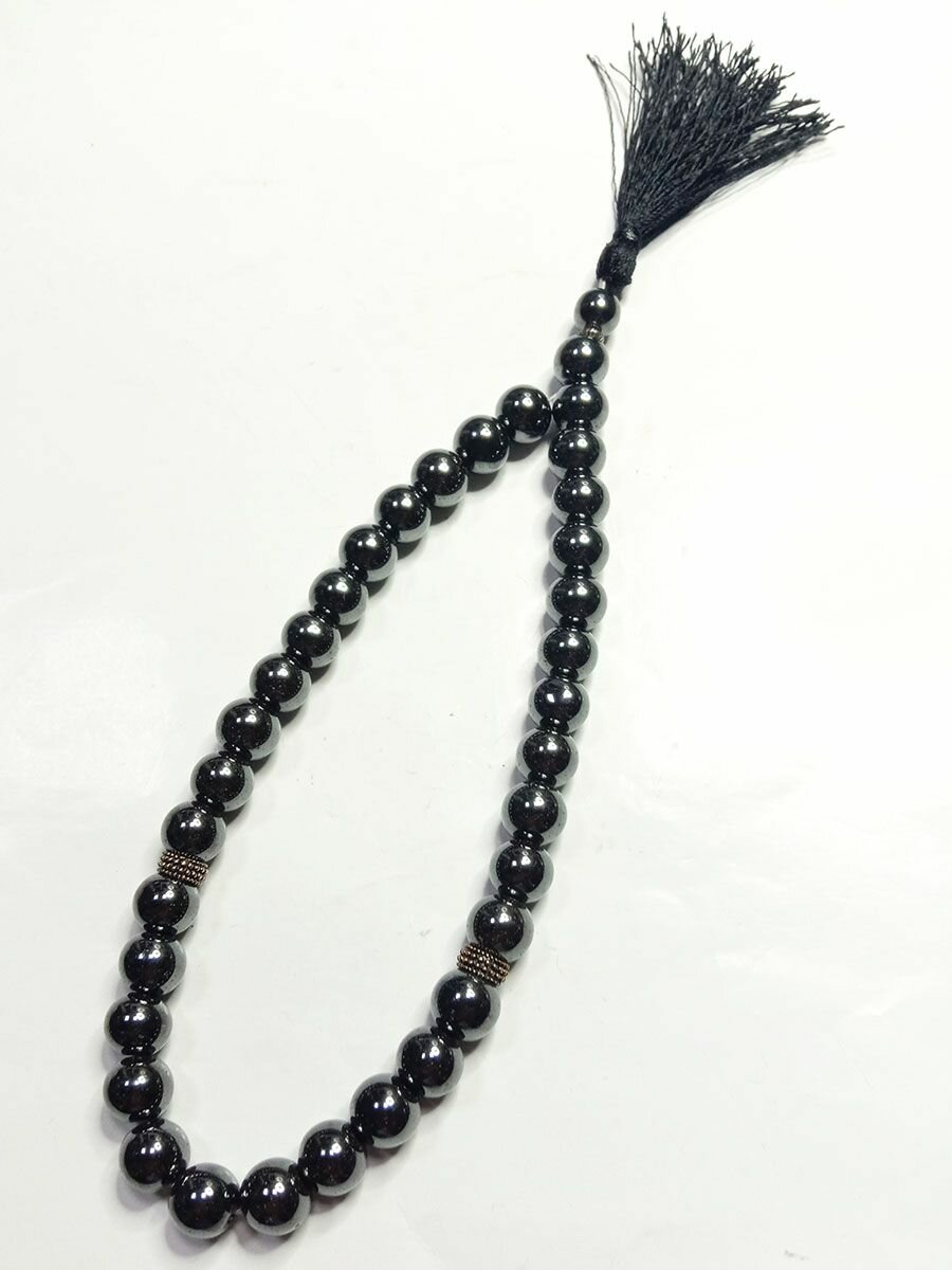 Мусульманские четки из серого гематита, 33 бусины, диаметр 10 мм. в подарочной коробке.