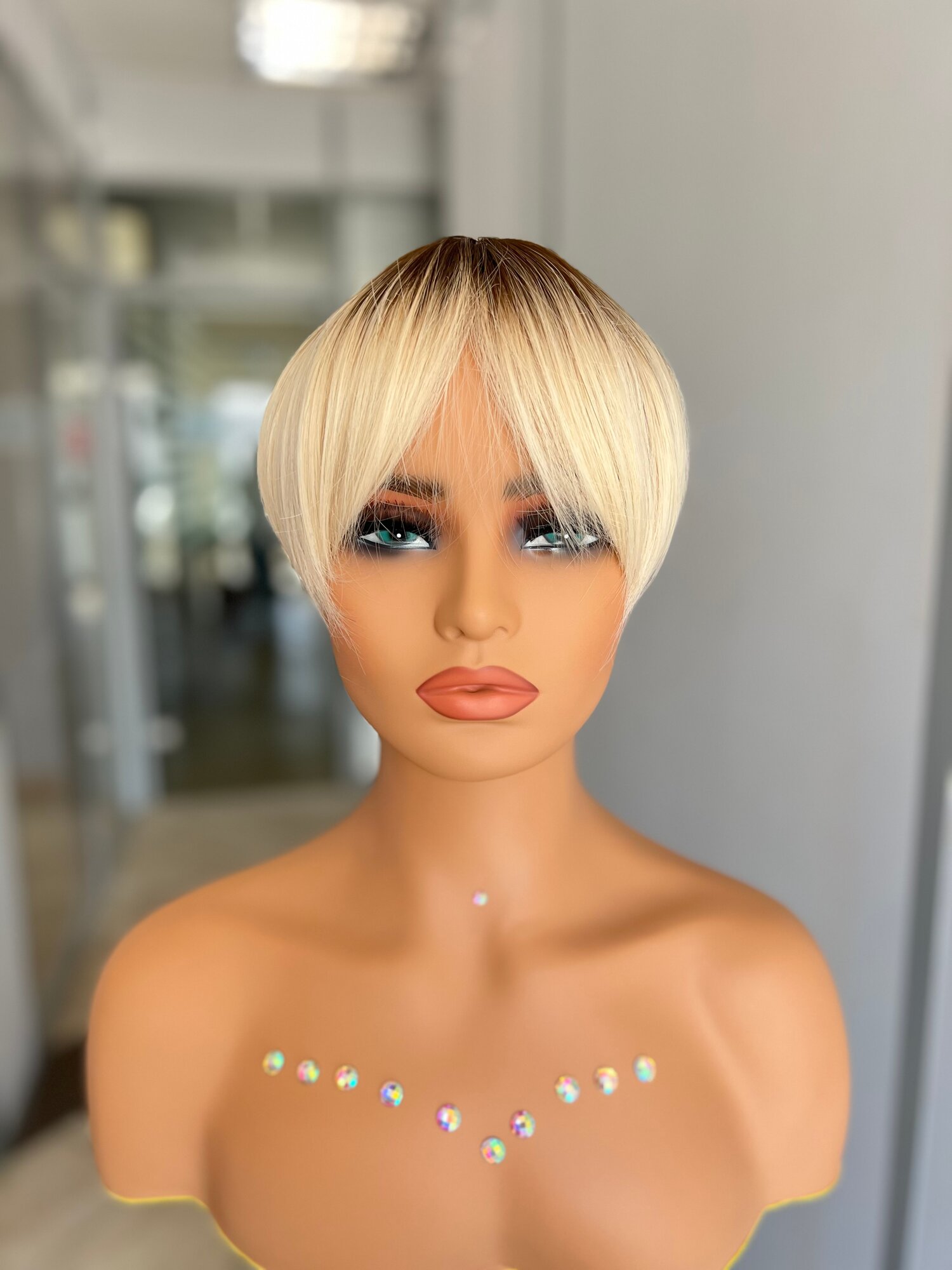 Парик короткая стрижка писки ONLYSHAIR блонд
