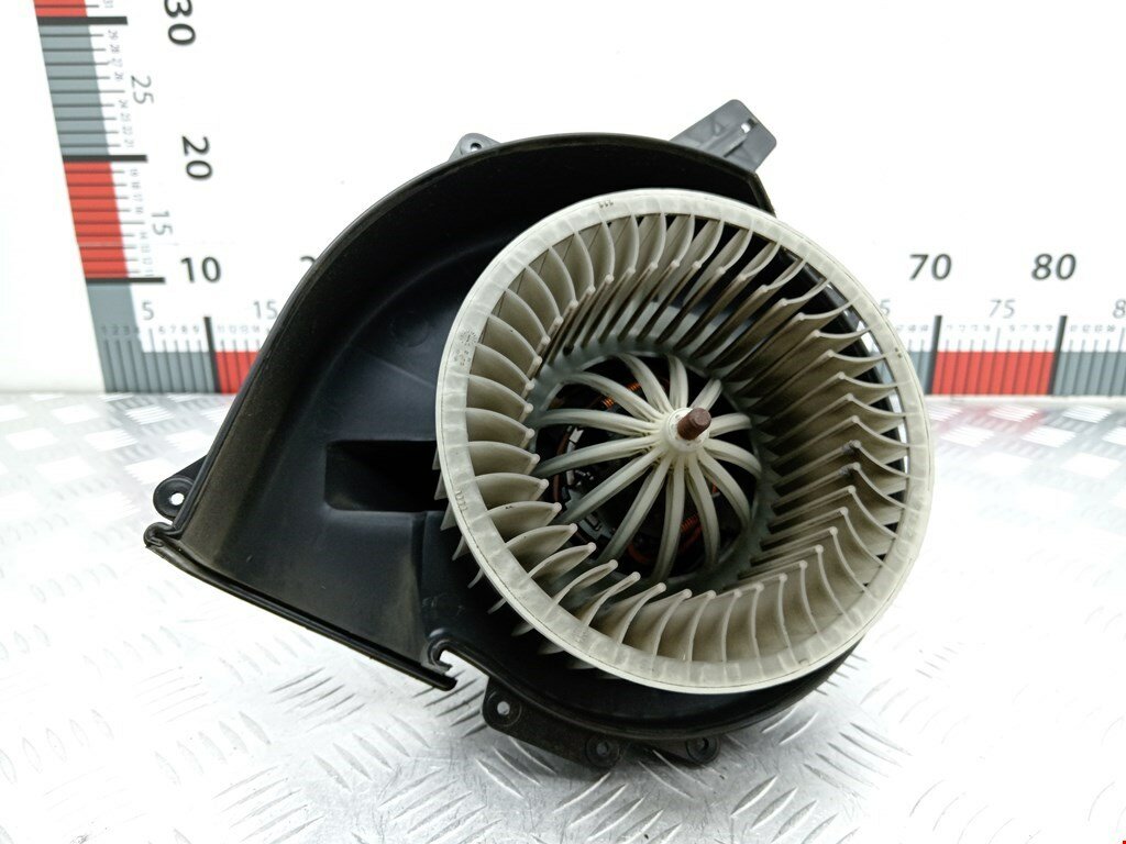 Моторчик печки (вентилятор отопителя) Volkswagen Polo 4 6Q1820015H арт. 1841785