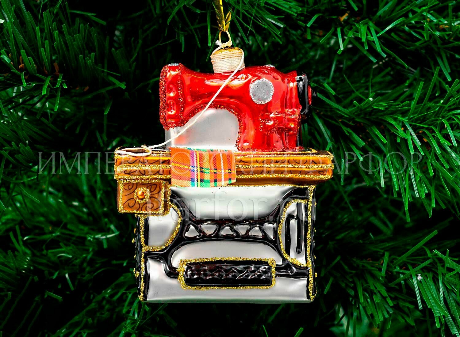 Елочная игрушка Швейная машина Красная