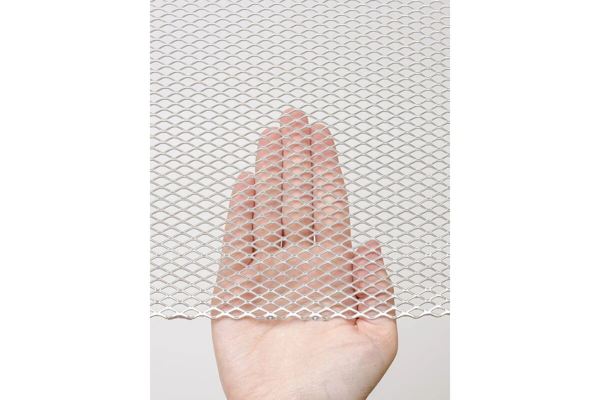 Фабрика сеток "Железный слон" Cетка ЦПВС просечно вытяжная алюминиевая усиленная стороны ячейки 4x4мм перемычка 1.2мм, 1200x1000 для фильтра, вентиляции, тюнинга, радиатора, сушки PVS000140-1 MP4-4-1x1.2-1.2-1Al