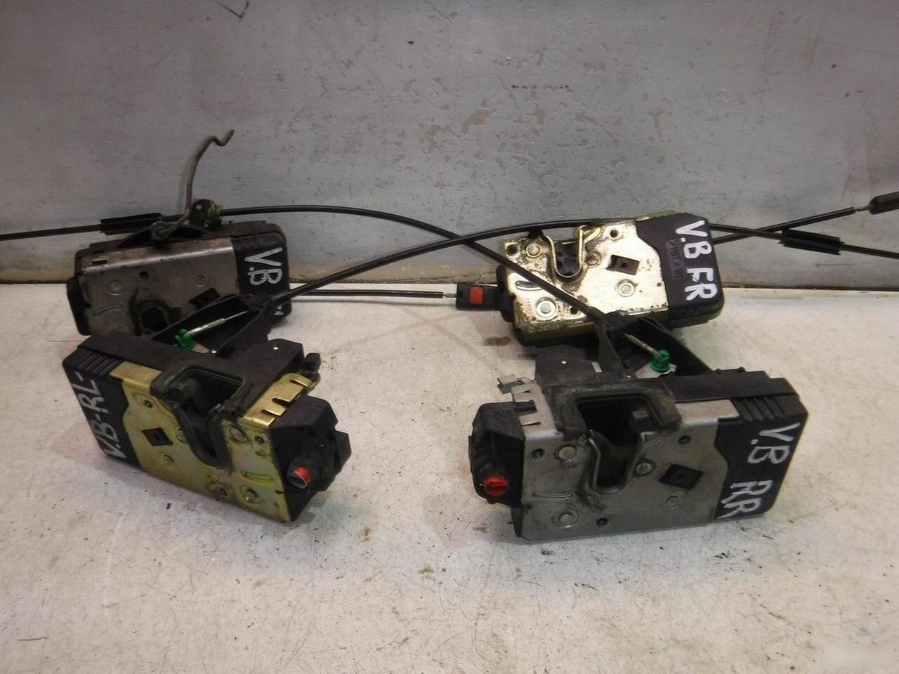 Замок двери Opel Vectra B (1995—2000)