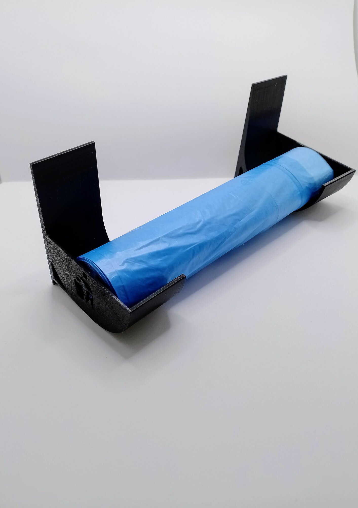 Держатель мусорных пакетов универсальный. Органайзер для рулона на дверцу