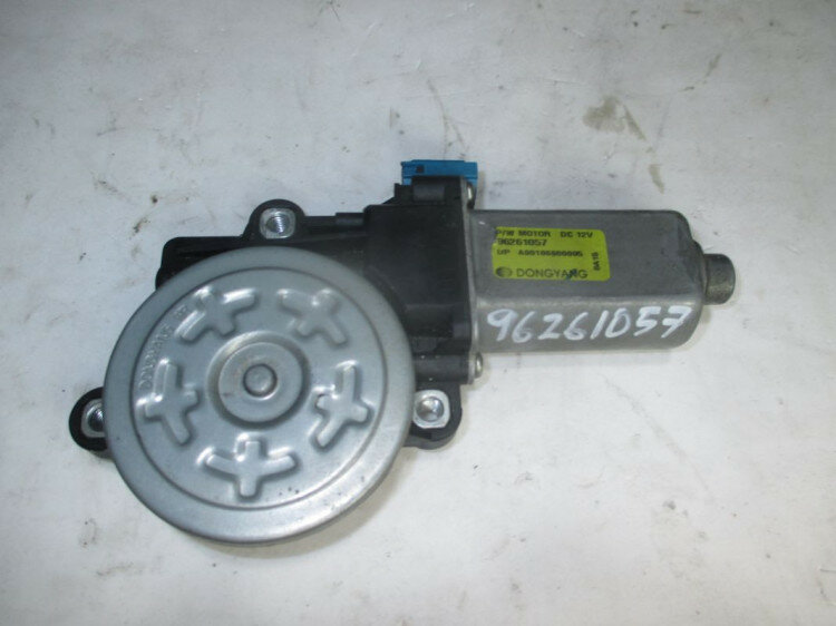 Мотор стеклоподъемника двери Шевроле Реззо 96261057 передней правой Дэу Такума - 2 пина