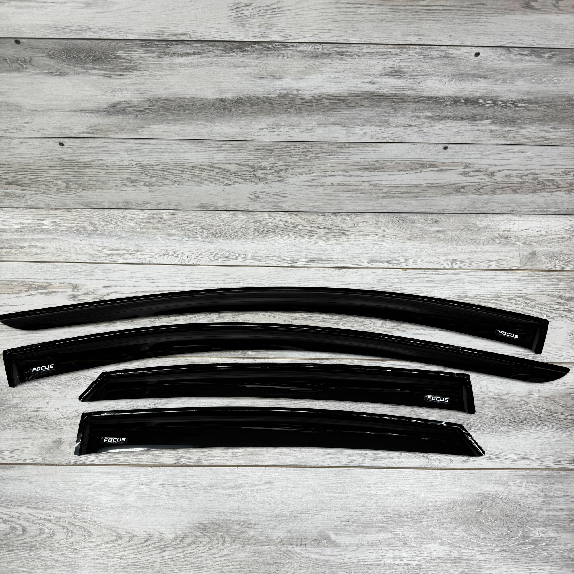 Дефлекторы (ветровики) окон на Ford Focus 3 хэтчбек 2011-2019 (Форд Фокус)