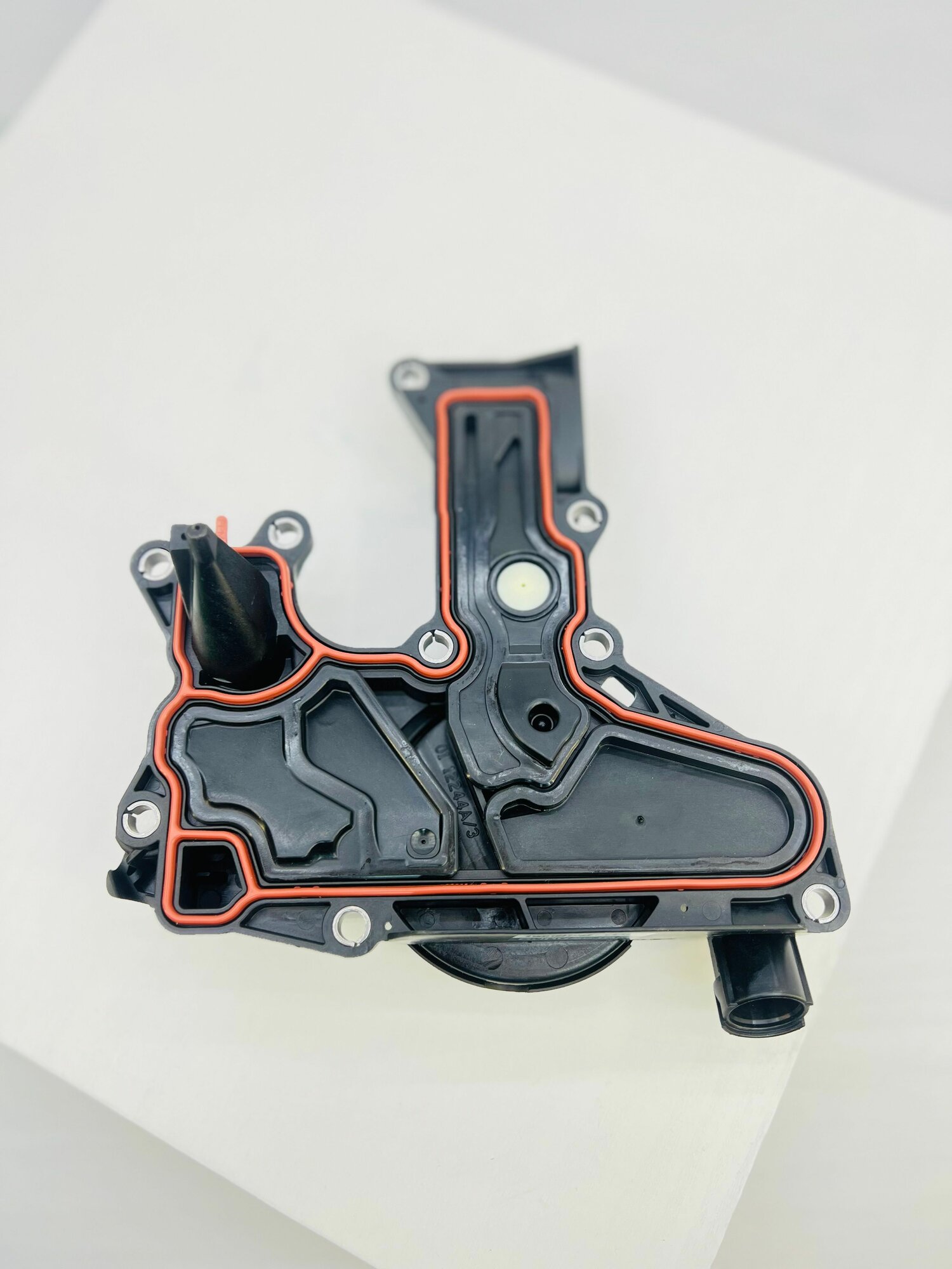 Маслоотделитель Volkswagen Passat B6 1.8