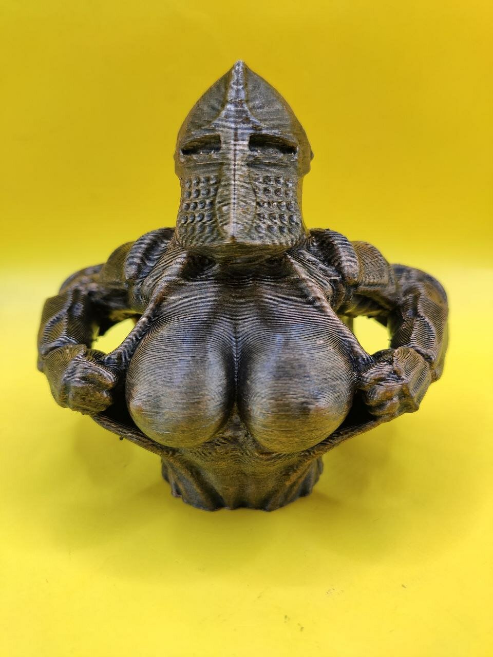 Статуэтка - Рыцарь бюст золотой