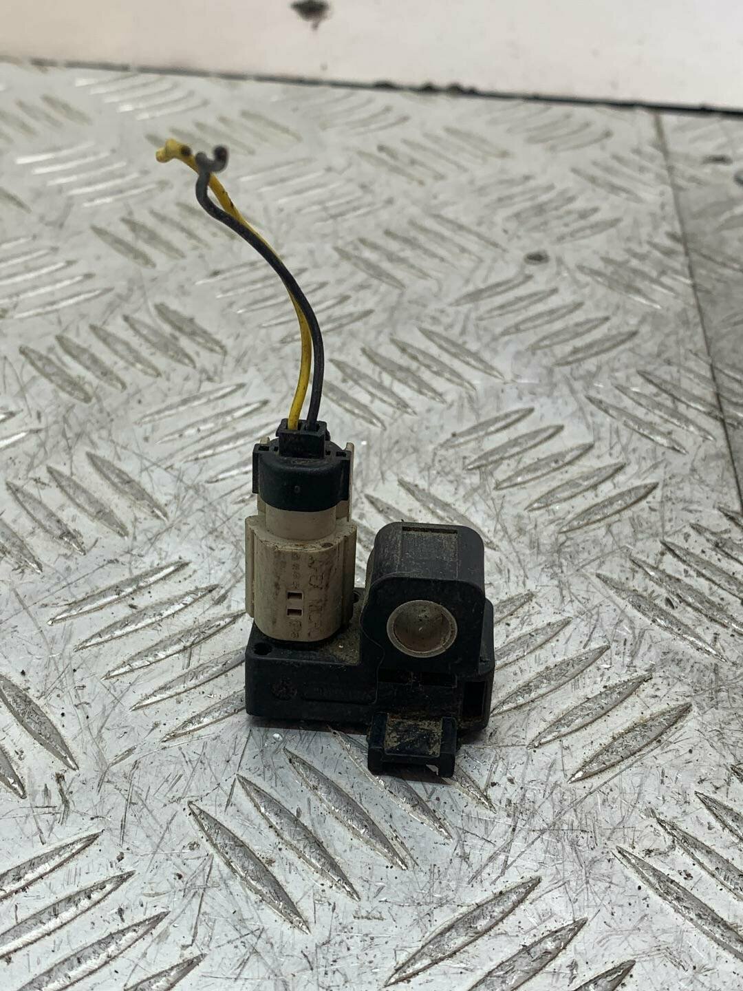 Датчик удара Hyundai Solaris (2010 - 2014)