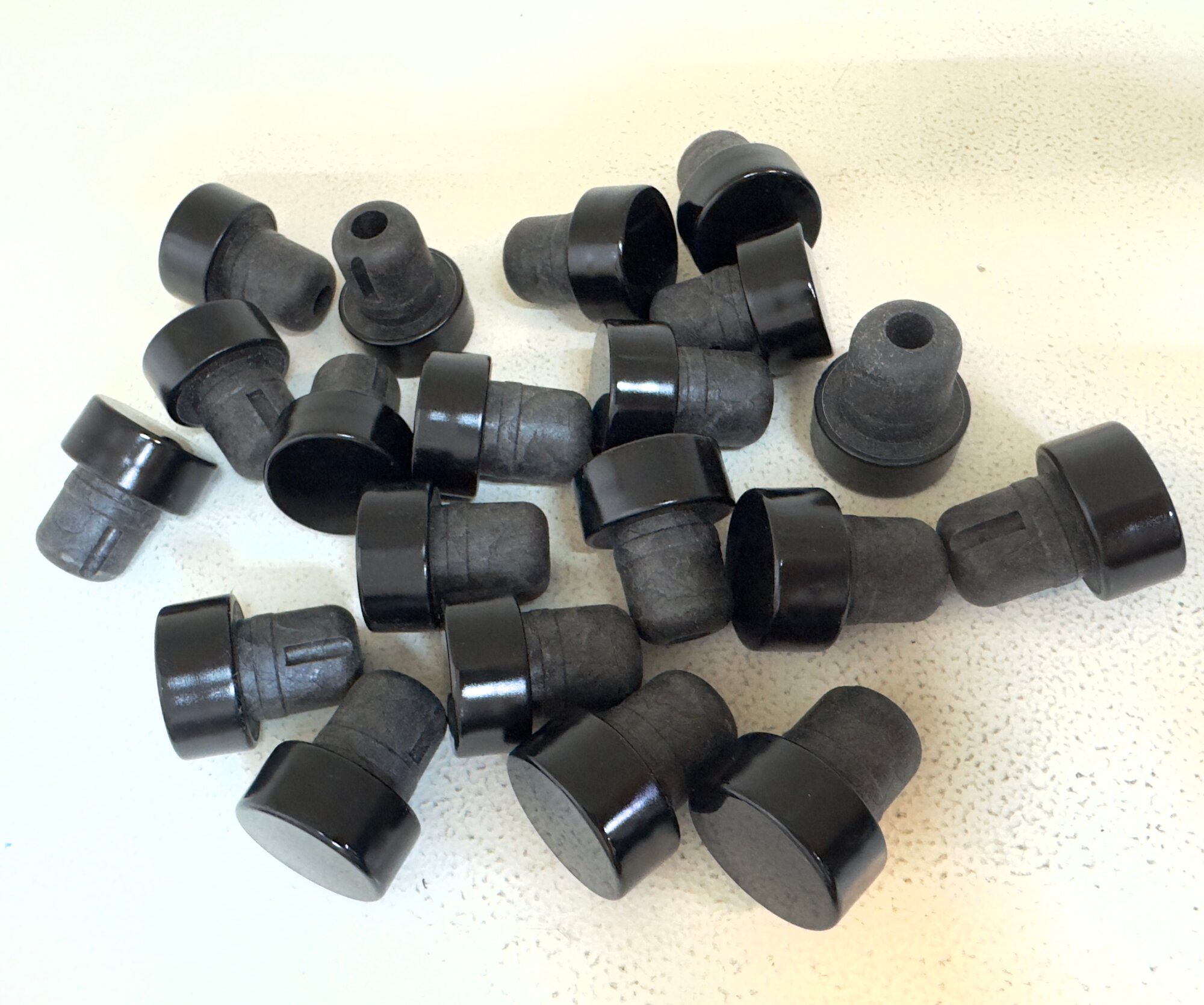 Комплект Т-образных пробок для бутылок, 10 штук, черные, полимерные с алюминиевой накладкой