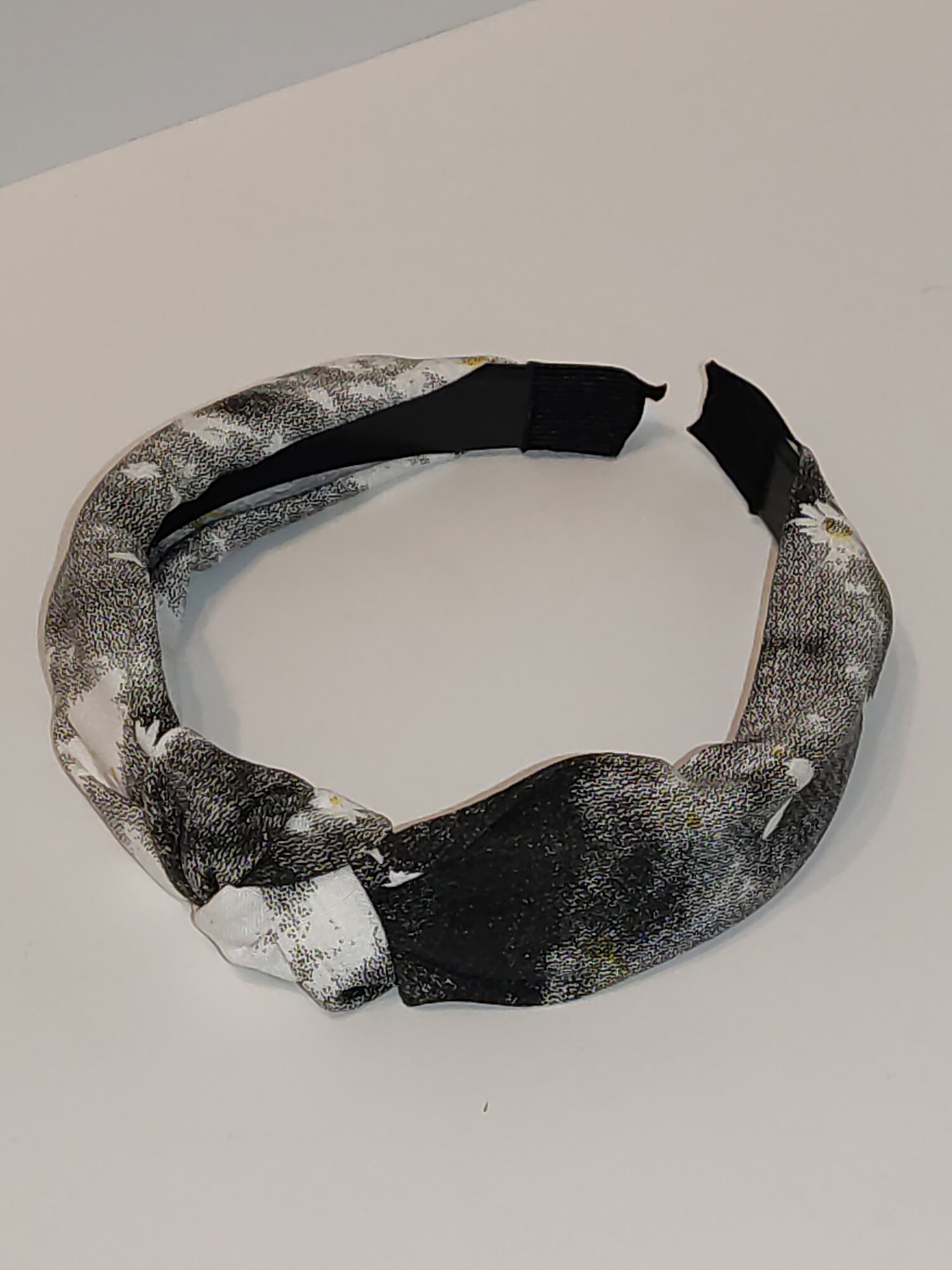 Queen fair Ободок для волос "Алеста" 2,2 см, ромашки, белый/черный