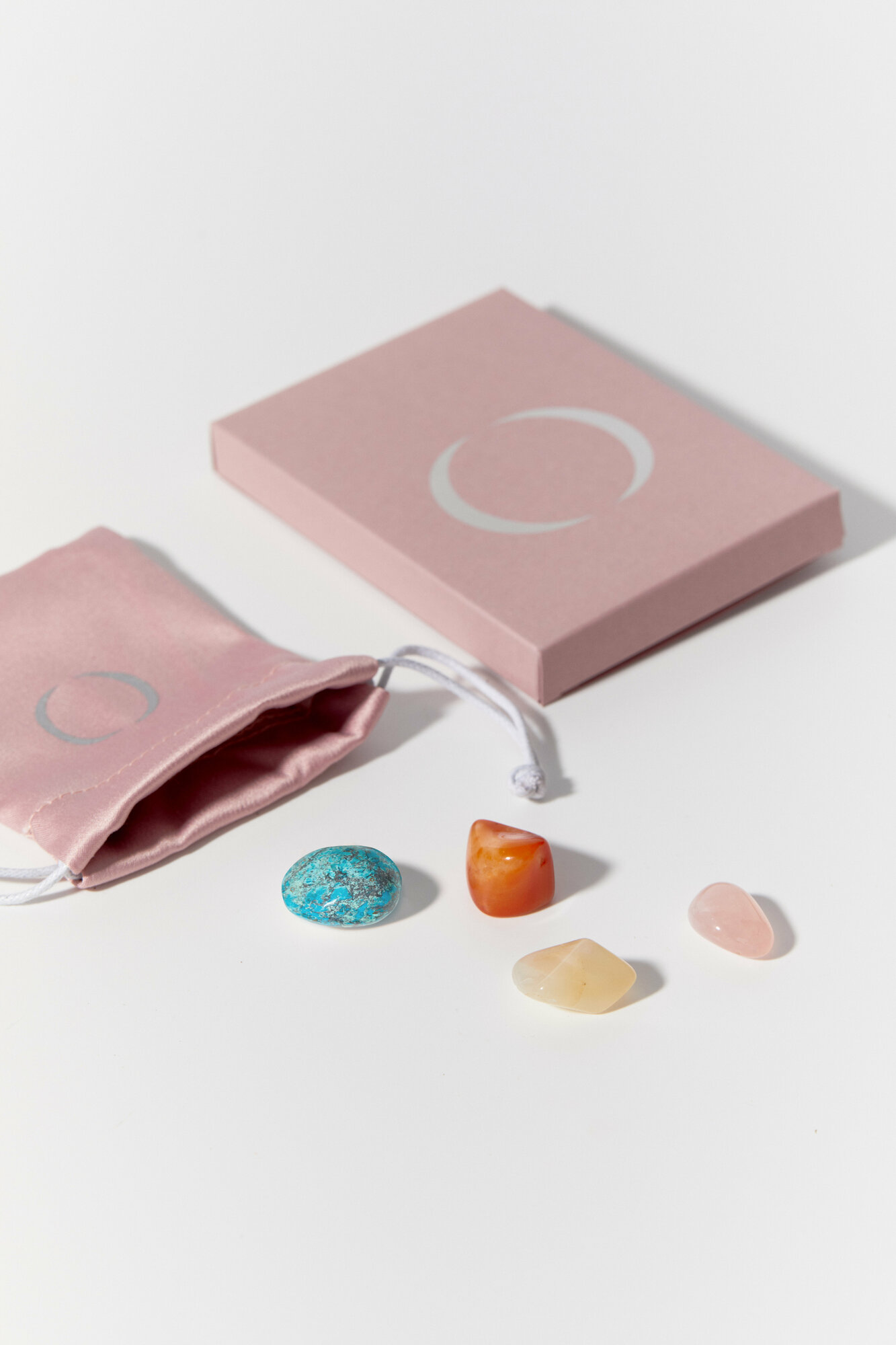 Набор натуральных камней QUARZ, 4 камня, розовый кварц, хризоколла, сердолик, лунный камень