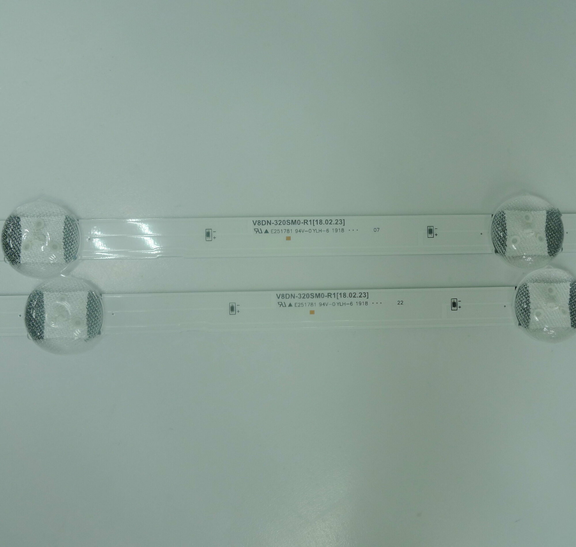 Подсветка V8DN-320SMO-R1 для Samsung UE32N4000AU 2022 (2 планки) (снятый, оригинал)