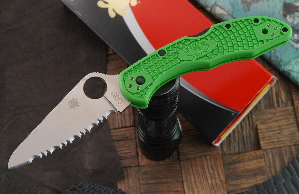 Складной нож Spyderco Salt 2 Green Ser