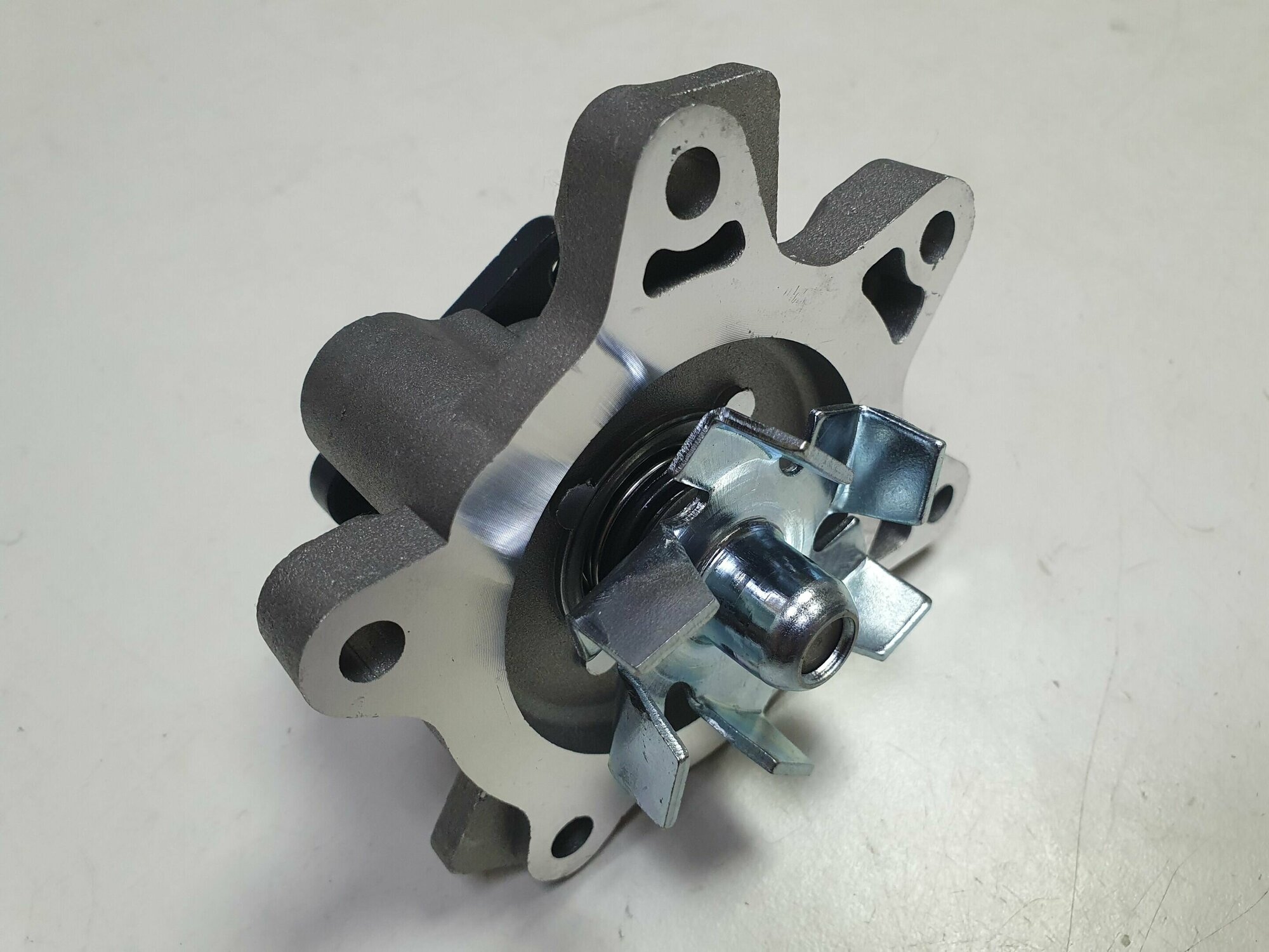 Насос водяной Great Wall Hover M2 [1.5 16V 5MT универсал 4X2] 1307100EG01