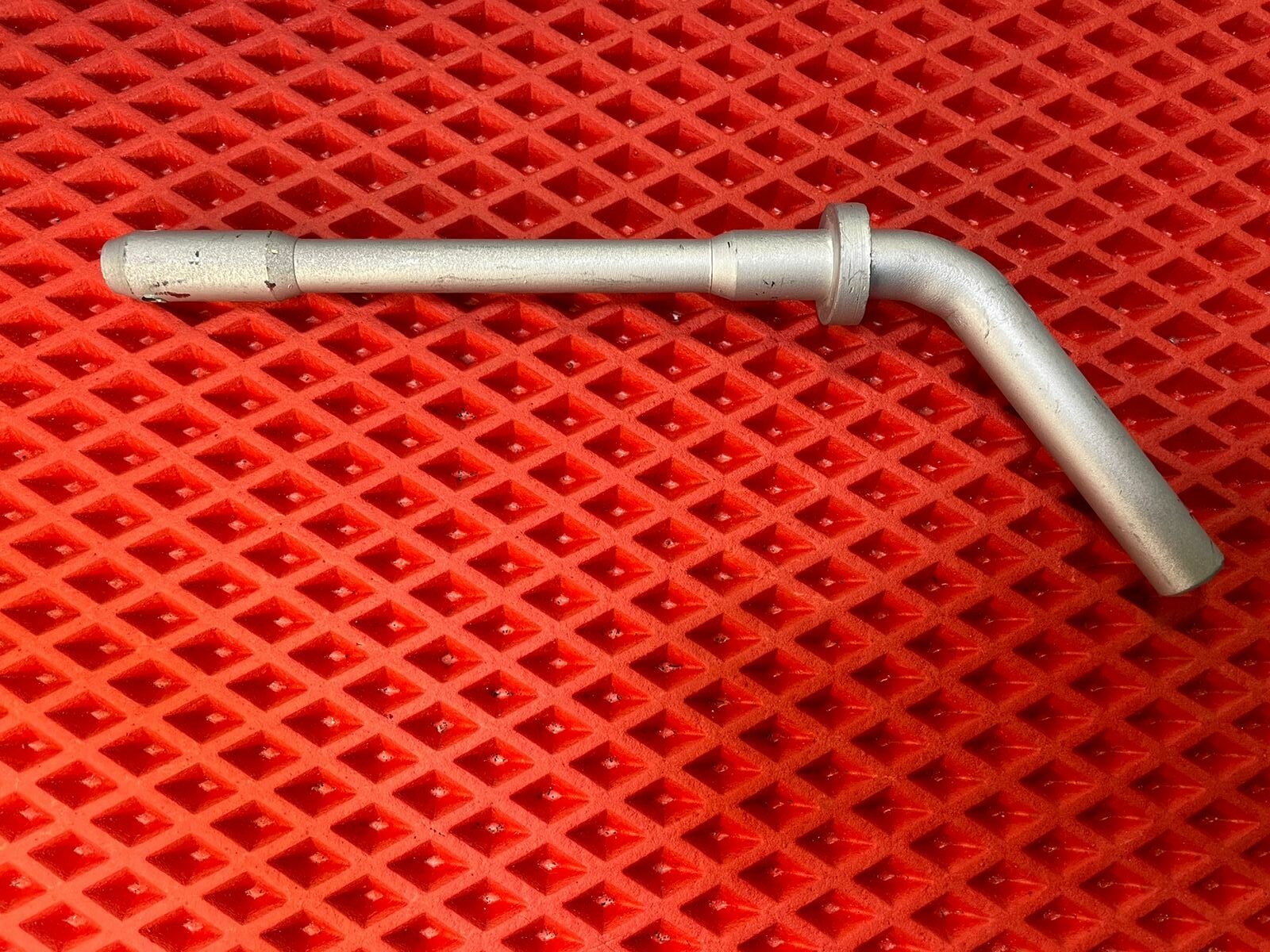 Ось откидного фланца G4 G5