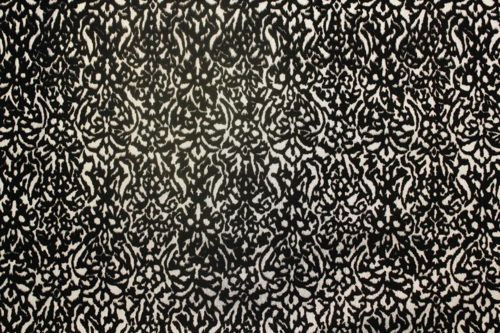 Ткань Парча жаккард золотистая с флоковым черным напылением, ш136см, 0,5 м