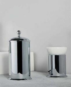 Баночка для ватных дисков Performa Design в цвете хром настольная с крышкой