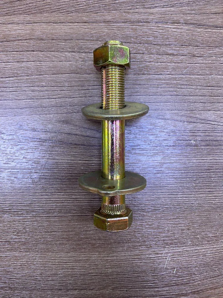 Болт развальный переднего нижнего рычага-передний (с гайкой) Great Wall Hover (H1 H3 H5) Pegasus Safe Sailor Sing Wingle