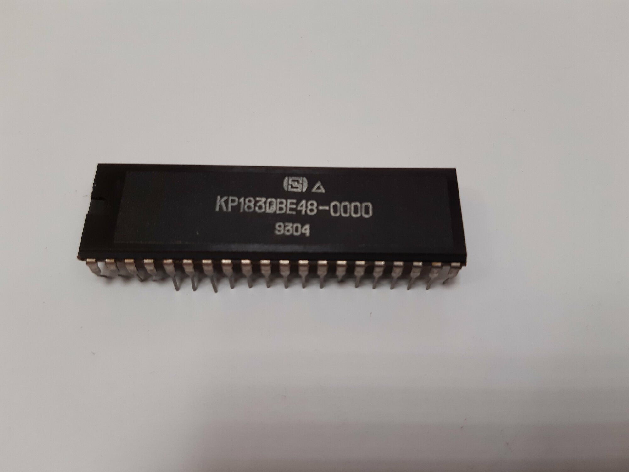Микросхема КР1830ВЕ48-0000 (комплект 10 штук) 1993г.