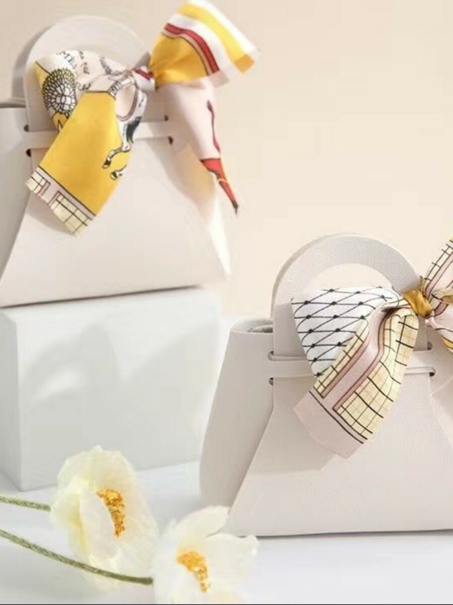 Подарочная коробка "Сумочка бантом"