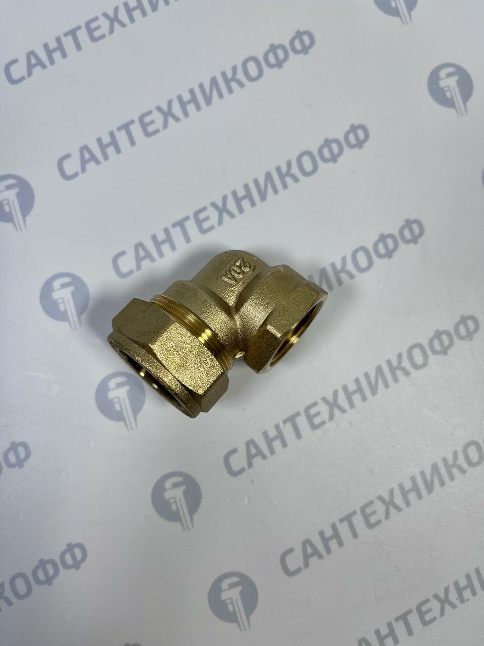 Угол VIEIR 20х3/4"ВР для гофрированной трубы из нержавеющей стали (VPR204)