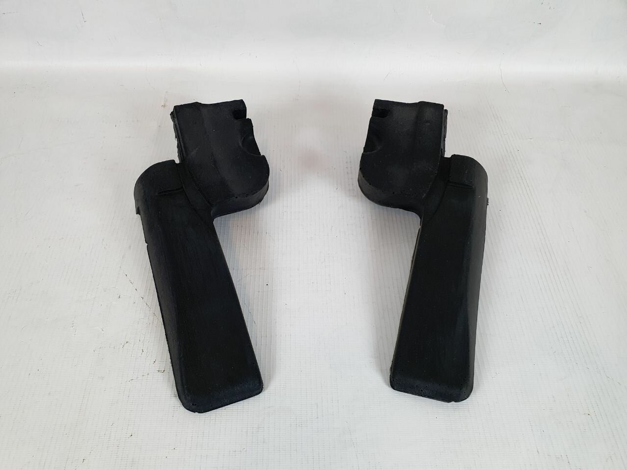 Комплект уплотнителей петель капота 2190