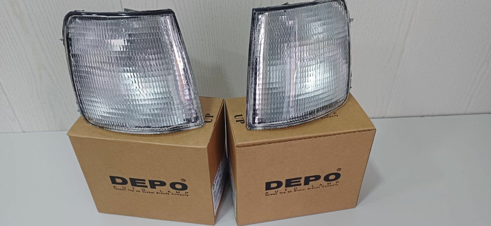 Повороты левый правый фольксваген пассат б3 VOLKSWAGEN PASSAT B3 1987-1994 год белые DEPO