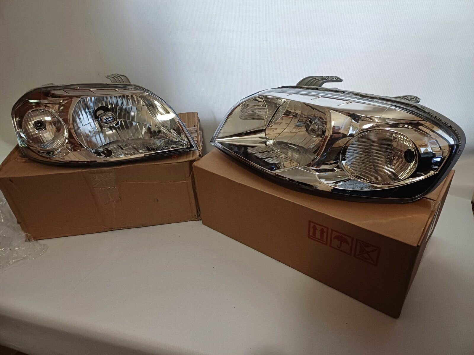 Фары Шевроле Авео Т 250 Chevrolet Aveo седан с корректором комплект левая правая