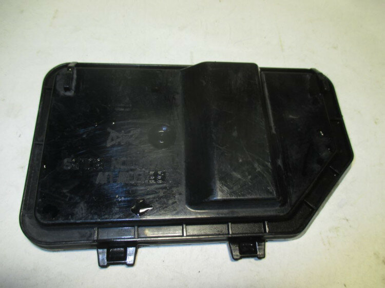 Крышка фары передней правой 1334938 2M5113K060AB Форд Фокус 1 до 2005г