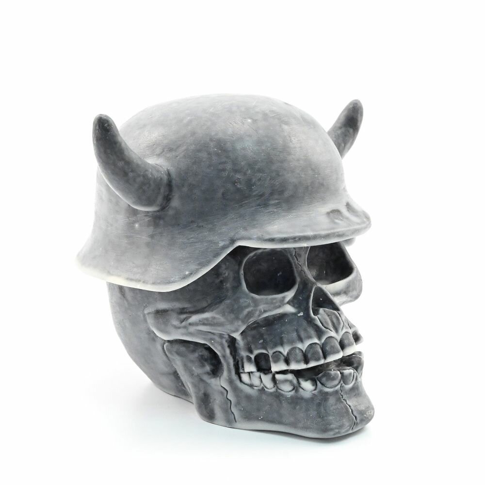 Сувенир-шкатулка из мрамолита Череп с рогами