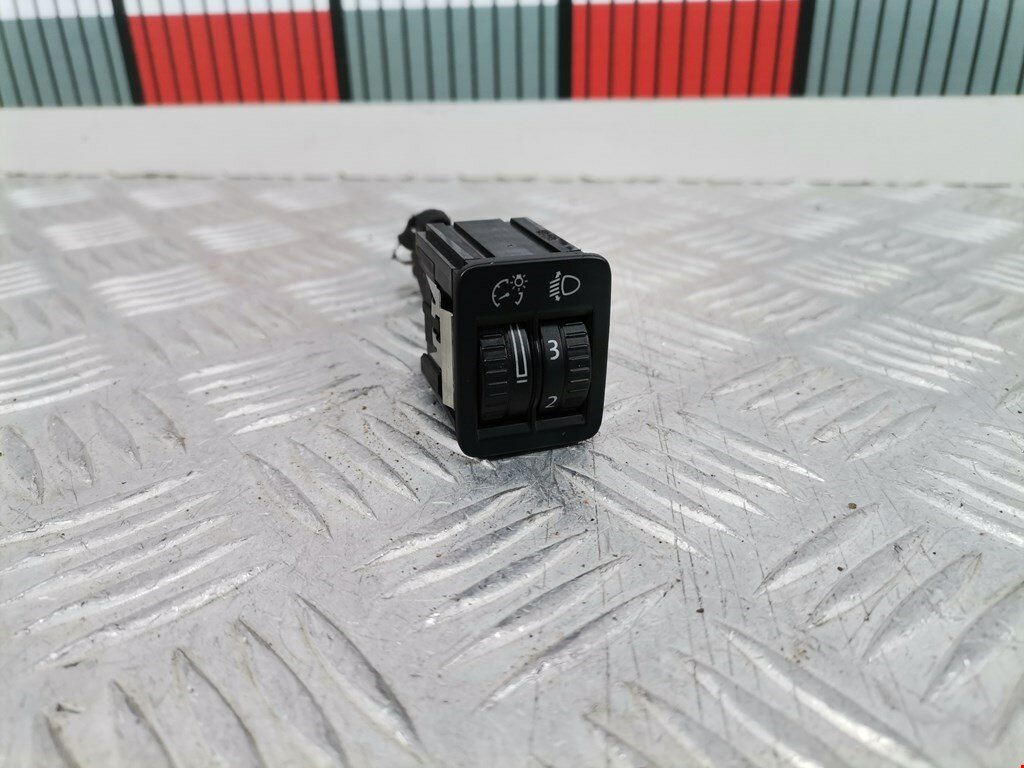 Кнопка корректора фар Volkswagen Passat 6 3C0941333A арт. 1983719