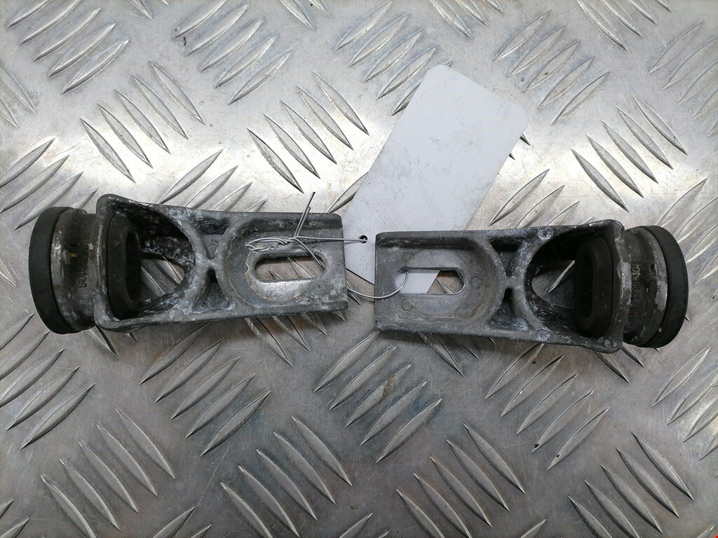Кронштейн (крепление) радиатора Opel Meriva A арт. 2071182