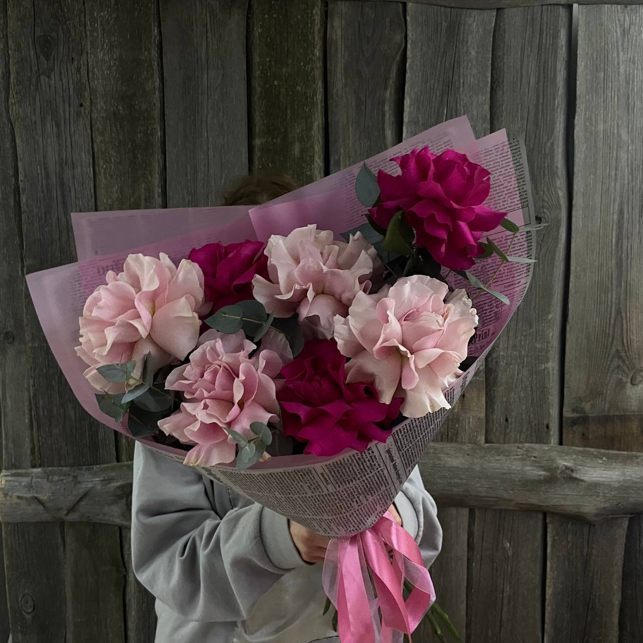 Монобукет из французской розы «Привет из Парижа» от Flori Mondi FM247