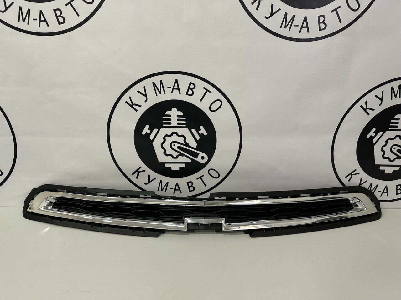 Верхняя решетка радиатора Шевроле Кобальт CHEVROLET Cobalt 2011-16 аналог