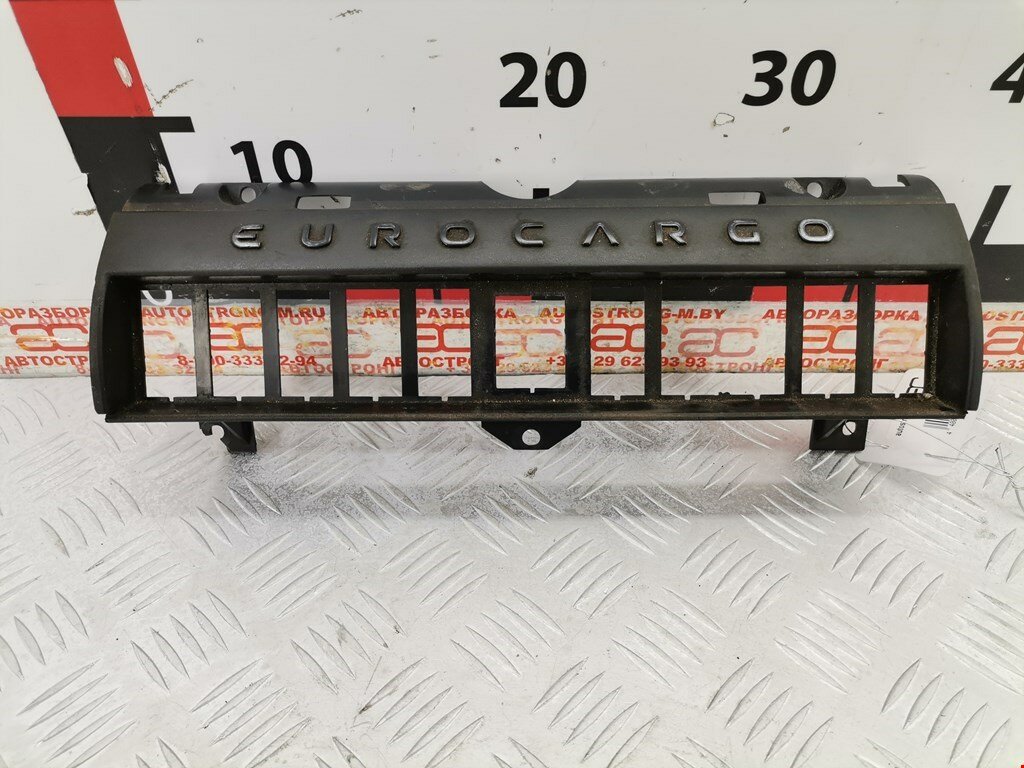 Накладка декоративная на торпедо Iveco EuroCargo 3 504236657 арт. 918680