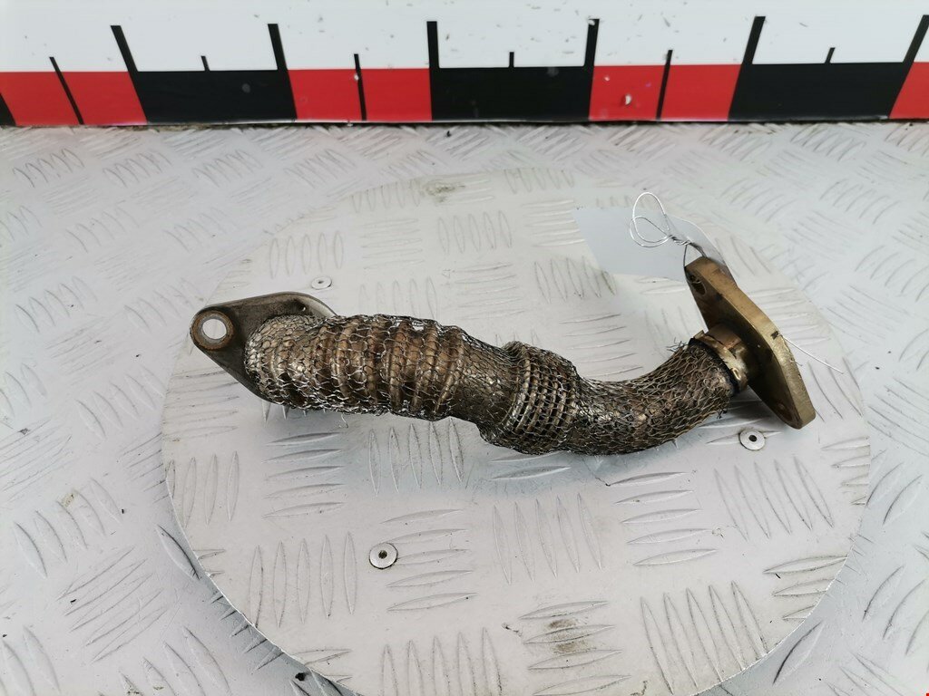 Трубка системы рециркуляции EGR (трубка картерных газов) Volkswagen Passat 5 028131521P арт. 1506844