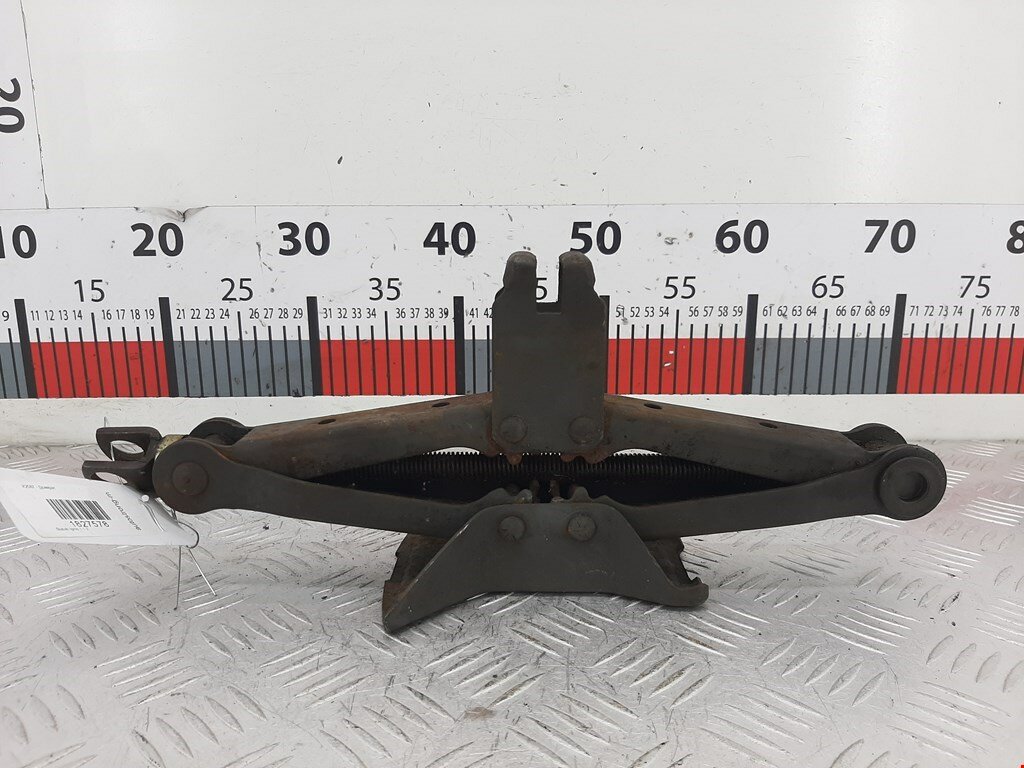 Домкрат Suzuki Ignis 1 арт. 1827578