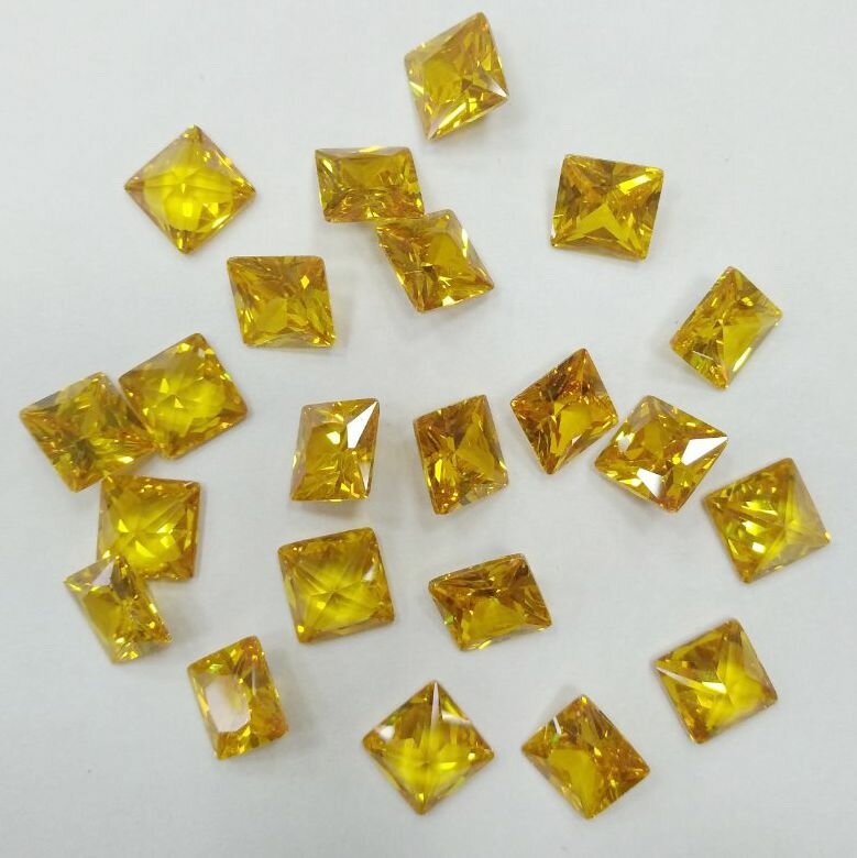 Ювелирный кристалл из фианита, 8х8мм, форма квадрат, янтарно-желтый, 5 шт.