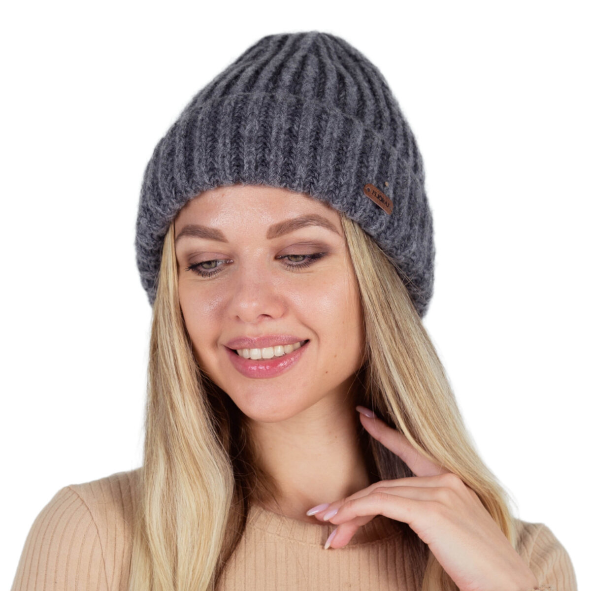 Шапка-бини для женщин