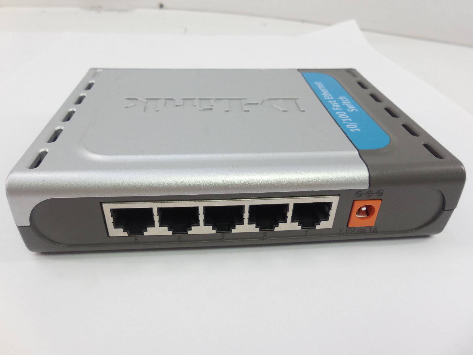 Коммутатор D-link DES-1005D / switch, 5 портов Ethernet 10/100 Мбит/сек