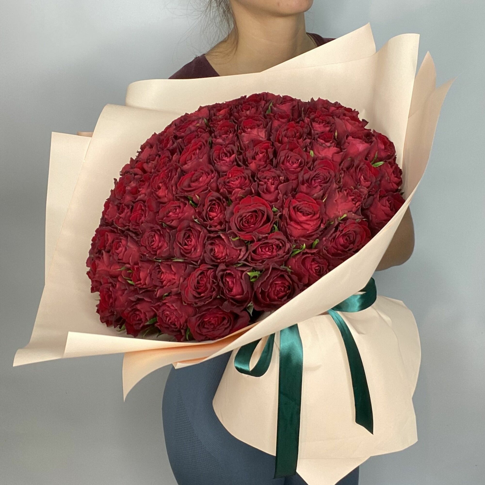 101 роза красная