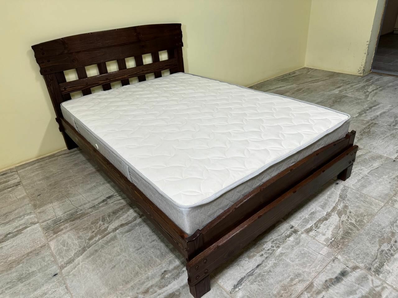 Кровать "Долорэс 3" из массива сосны 120x190 см, Неаполитанский орех