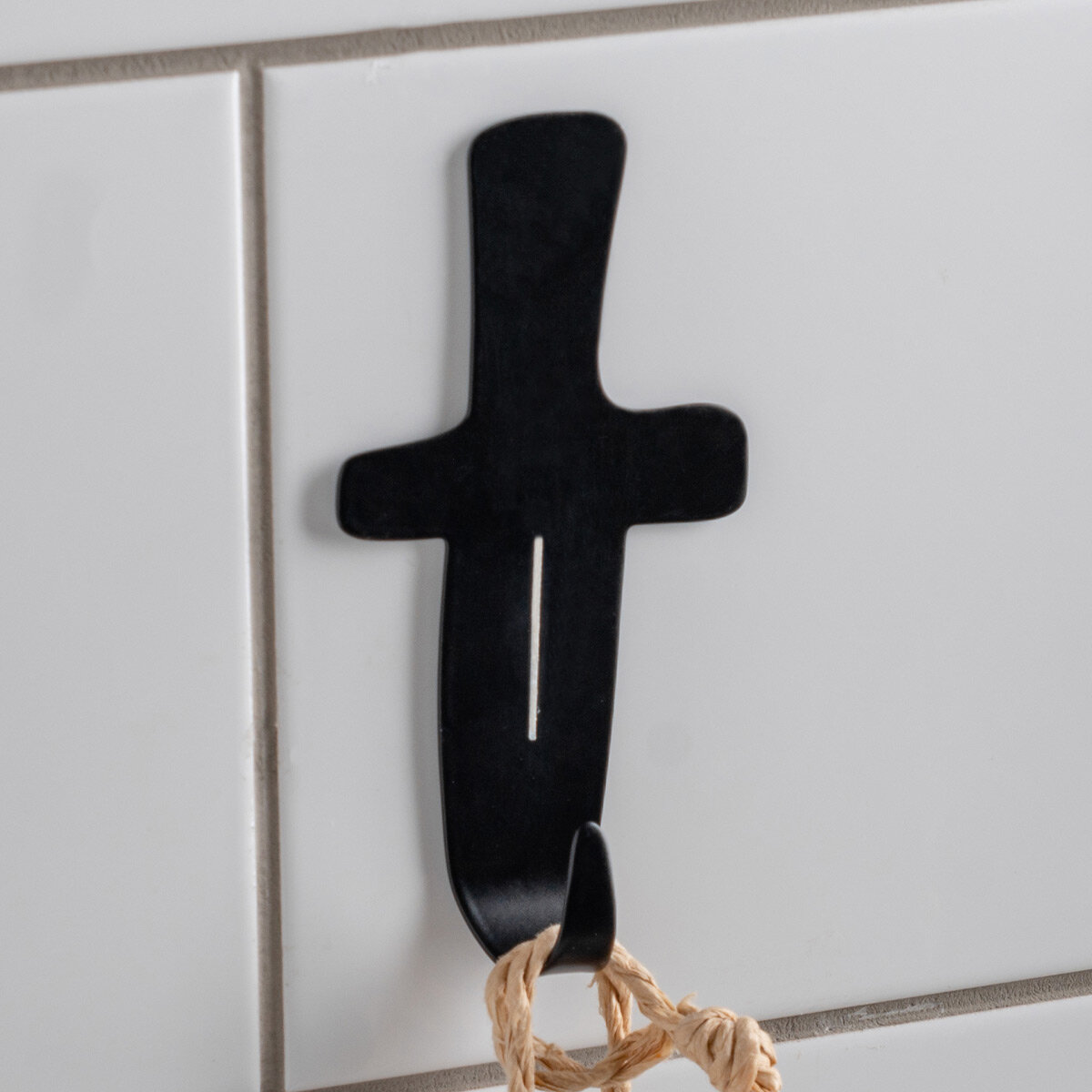 Крючок металлический на липкой ленте Irony Moroshka цвет черный