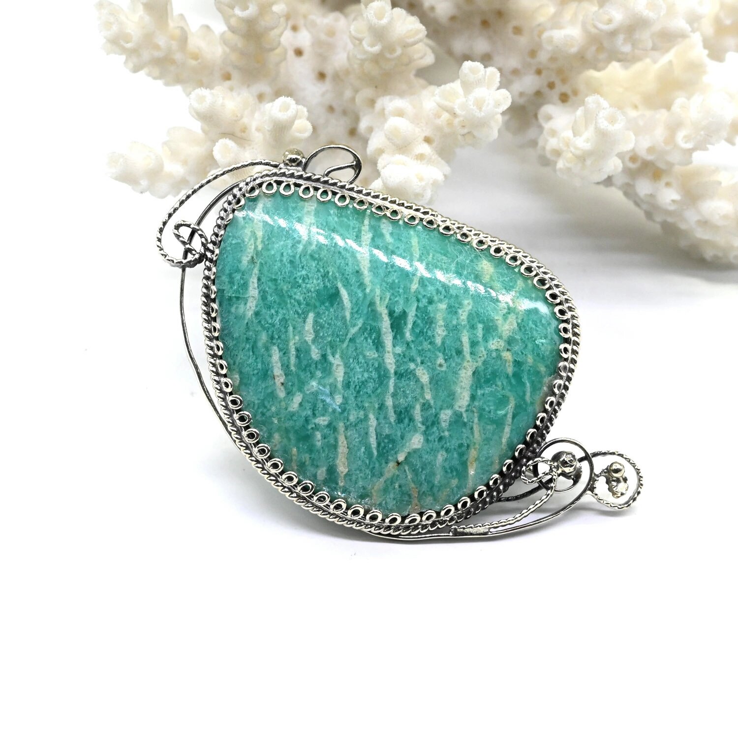 Брошь, амазонит